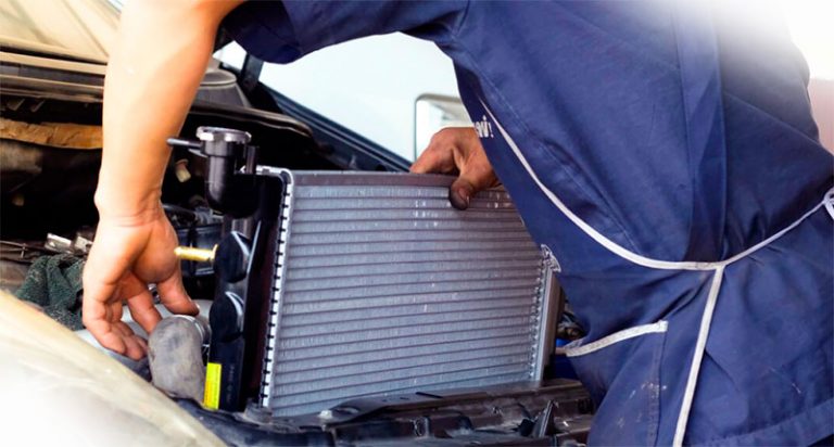 How to Remove Transmission Lines from Radiator Ford